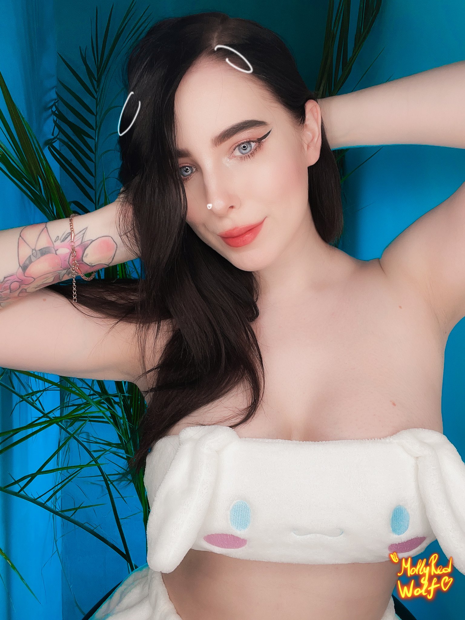 MollyRedWolf🦊💥 𝓕𝓪𝓷𝓼𝓵𝔂 Top 0,4% on Twitter: "On or Off?😉🐰 https://t.co/Y4Q5f2dFmh" / Twitter