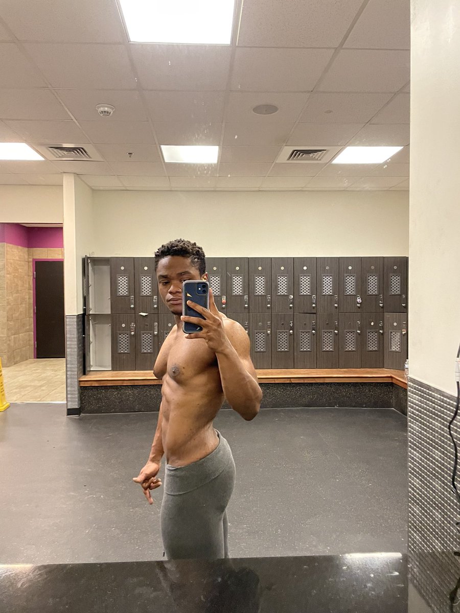 Golden Adonis (ONLYFANS $8) on Twitter: "😊"