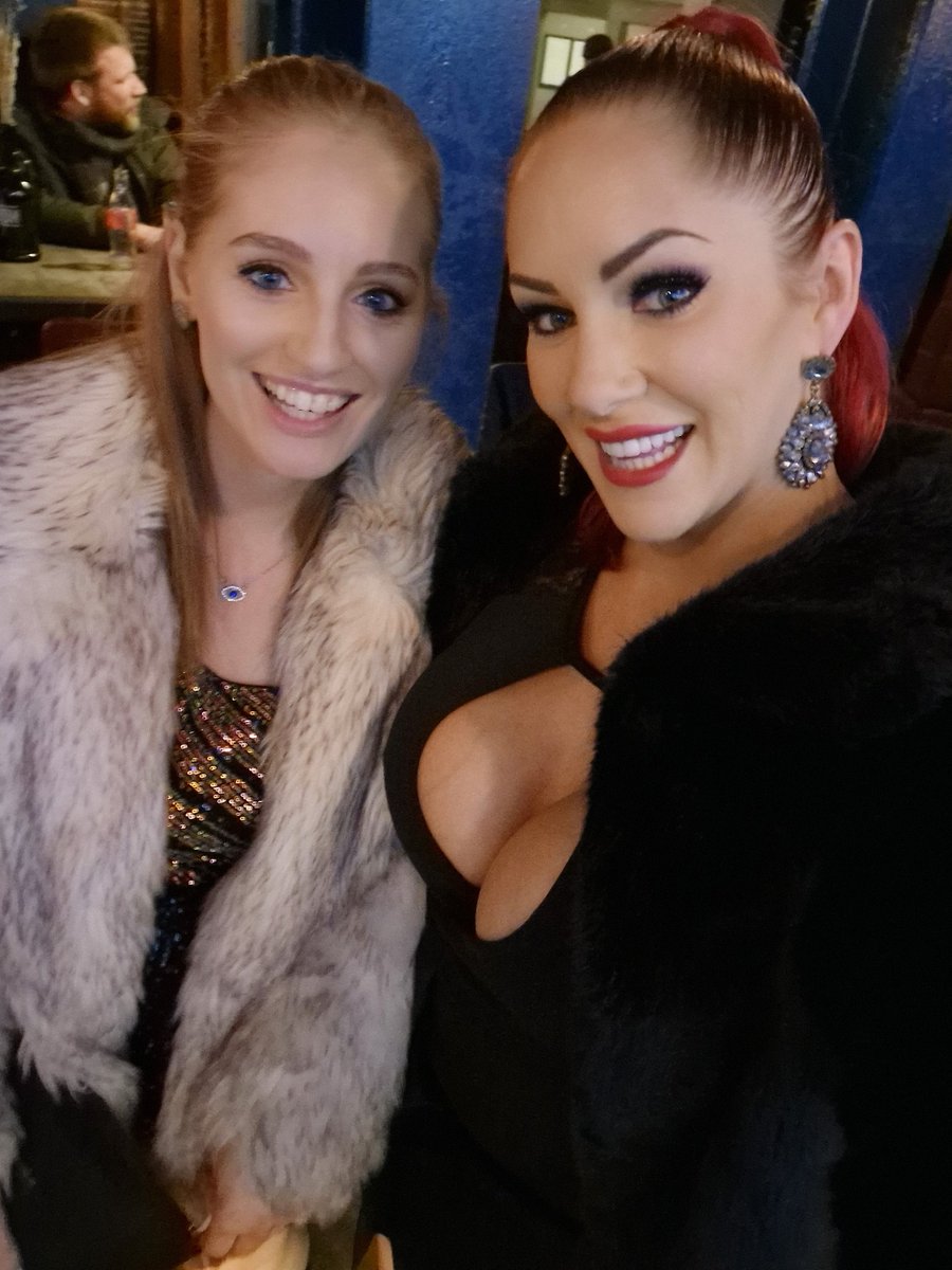 🌈Lady Ruby Onyx💋 on Twitter: "Out out with my bestie @ms_ava_isabella 💕 🥂"