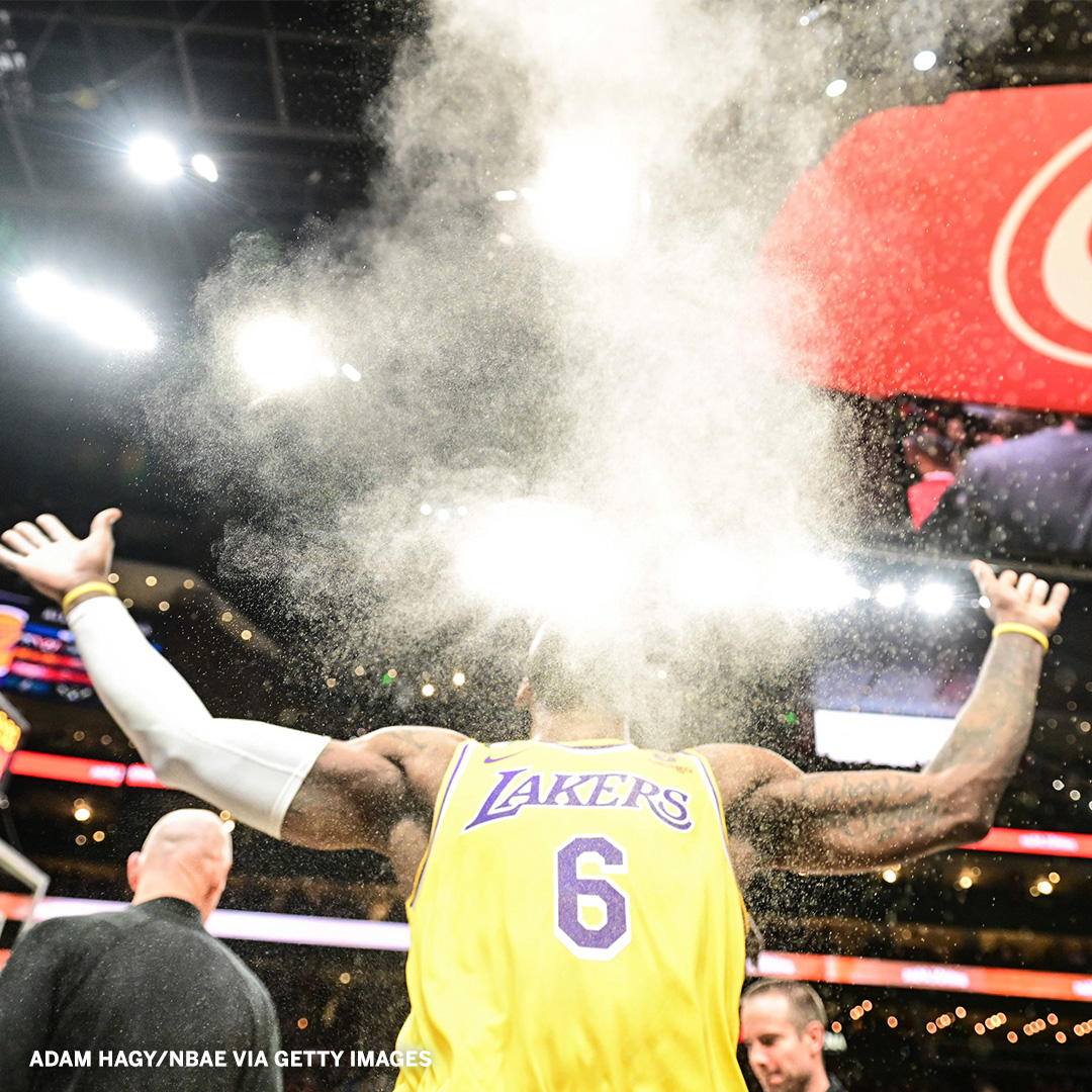 Lebron James Chalk Toss Wallpaper