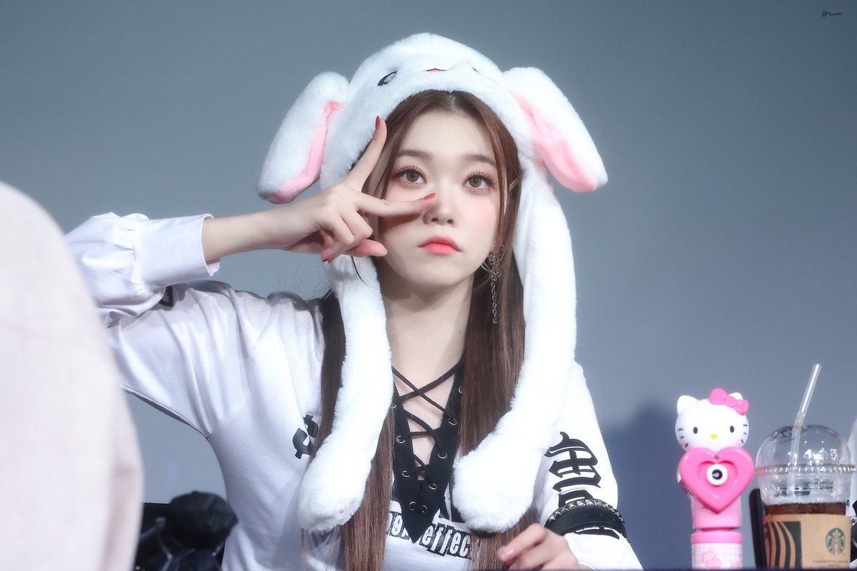 MoonRabbit on Twitter: "221008 위드뮤 팬싸인회 HQ 𝓛𝓞𝓥𝓔 💕 #츠키 #つき #빌리 #Billlie"