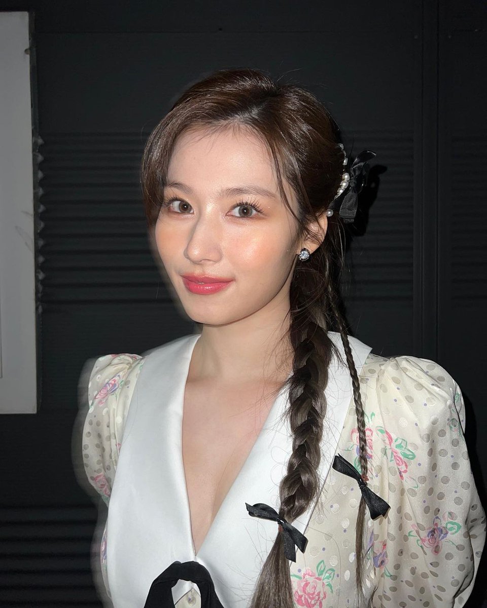 sana pics on Twitter: sana pics on Twitter: