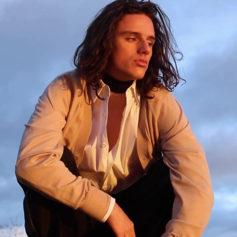 BTS video of Harry Collett’s newest shoot for Taiker magazine 🔥🔥 ...