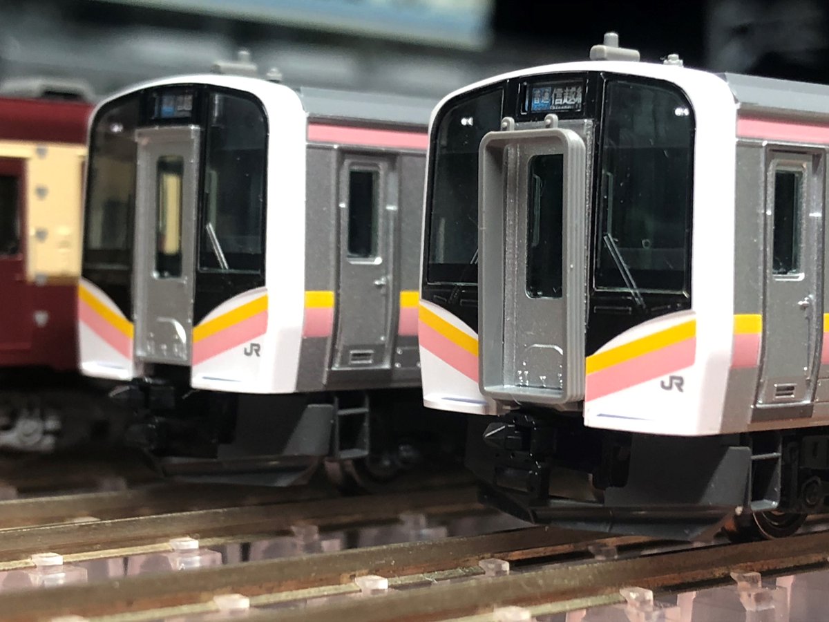 peld_y on Twitter: "TOMIX E129系、前面行先表示LEDシール貼り変え。TOMIX純正からジオマトリックス製に。 信越線の水色地「普通」が純正シールだと薄すぎて見え ...