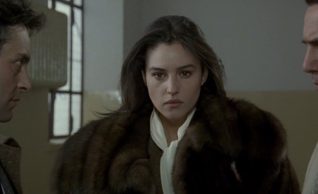 Art Vendelay ⚜ 🇮🇹 on Twitter: "RT @dumbandfunn: Monica Bellucci in “La Riffa” (1991)"