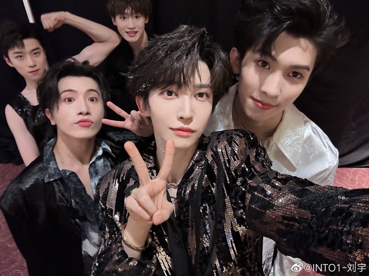 林墨 หลินโม่ LinMo Thailand on Twitter: "©️INTO1-LiuYu Weibo Update รูปของหลินโม่ในโพสต์ของหลิวอ ...