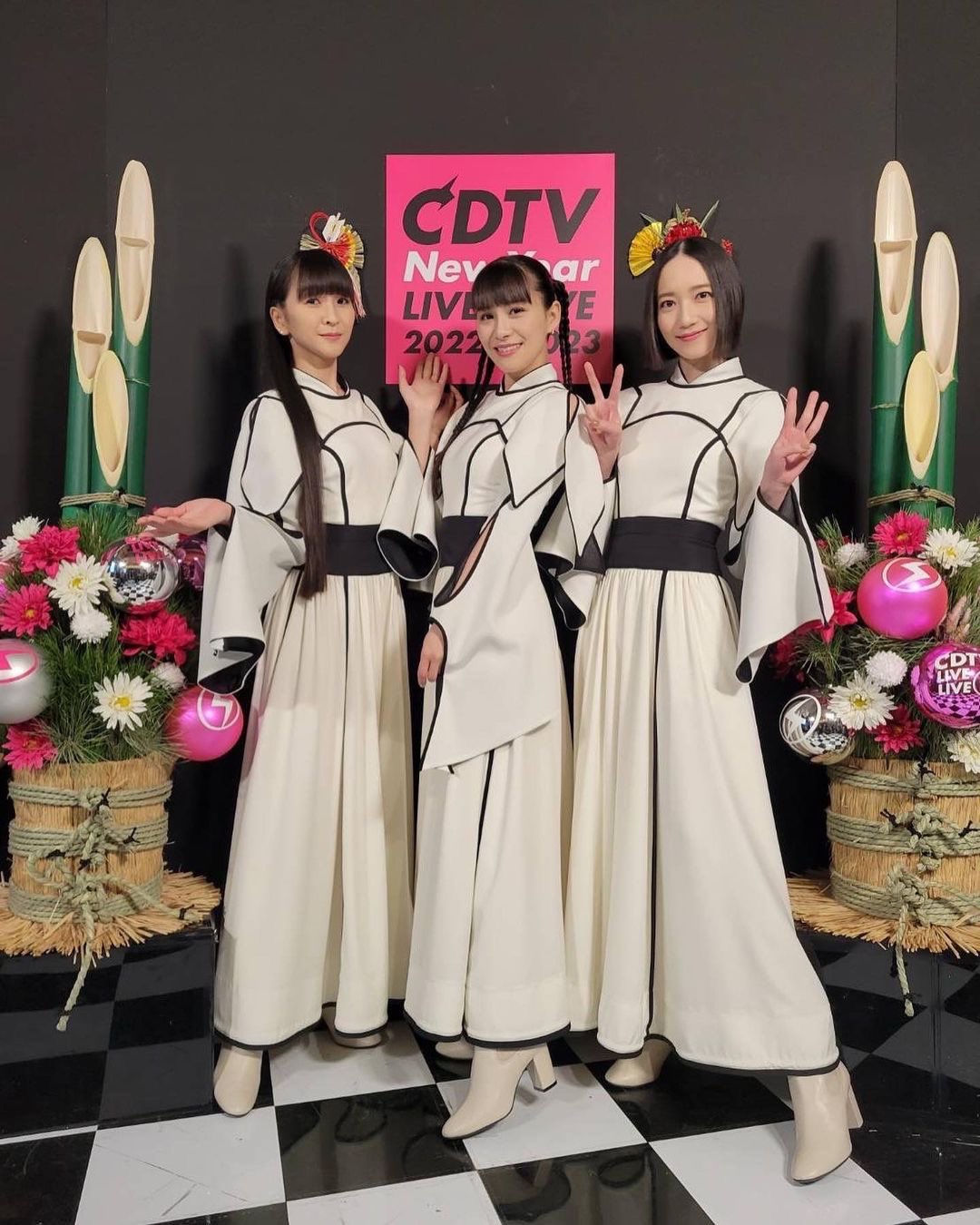 Perfume on Twitter: "Performed “Spinning World” as our 1st performance 2023 at CDTV 2022→2023 🎉 ...