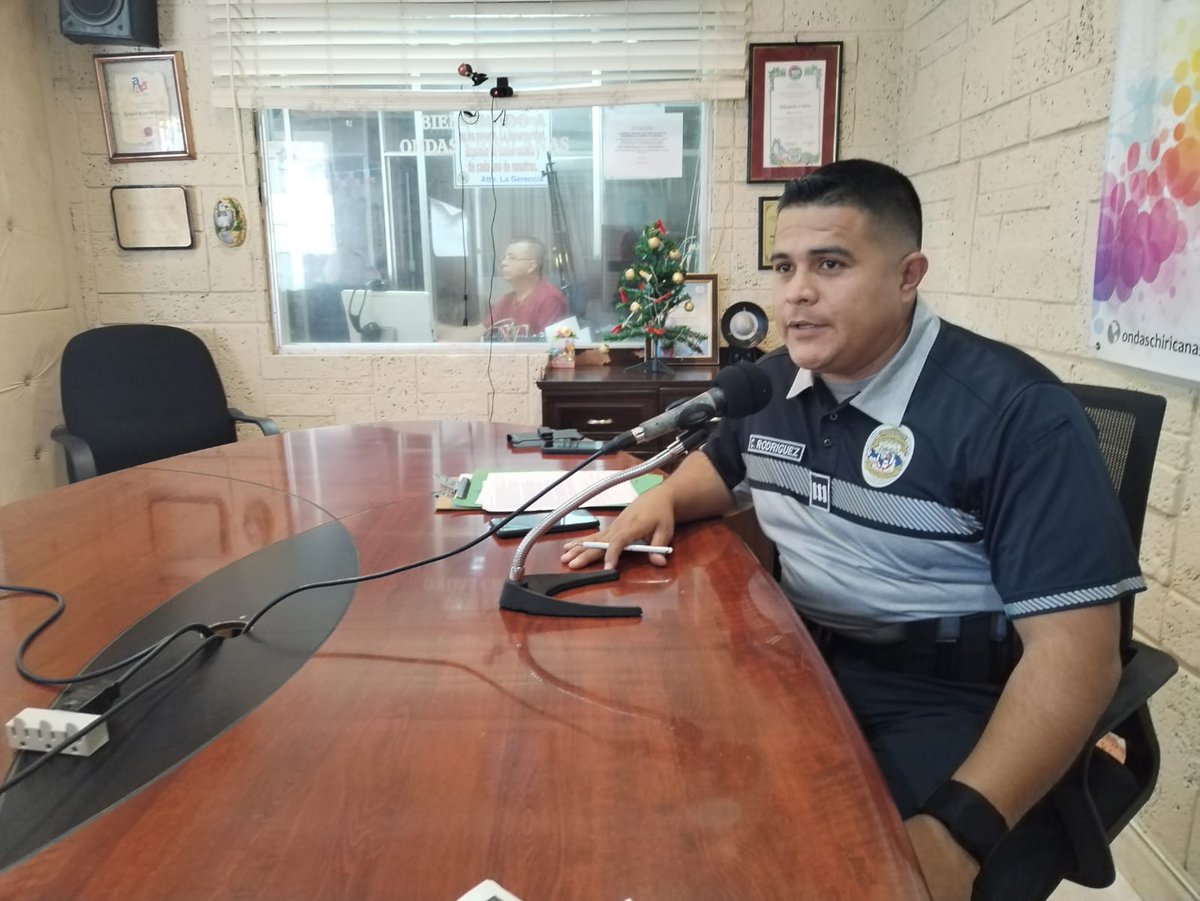 Policía Nacional on Twitter: "#Chiriquí | Nuestras unidades policiales visitaron la emisora ...