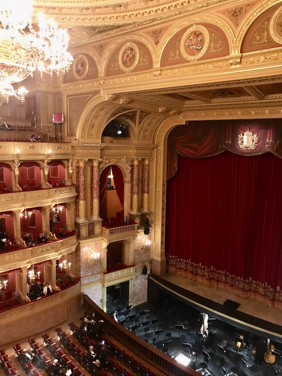 Kaori Kimura on Twitter: "ブダペストオペラ座 改装してから初めて中に入ったのですが、やっぱりこの雰囲気でオペラを観るのが好きです😊"