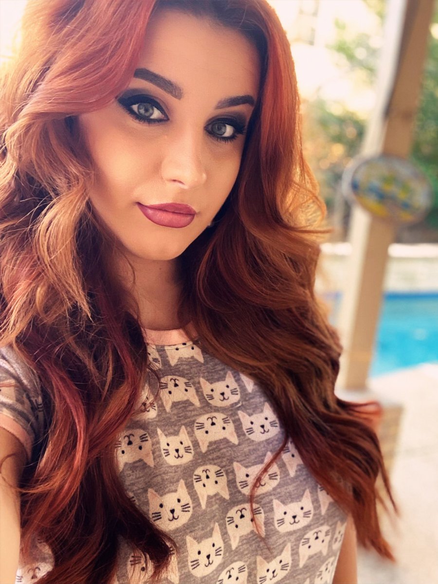 Roxxy On Twitter Online In 30 Minutes To Celebrate New Year Together See You Guys Then😘