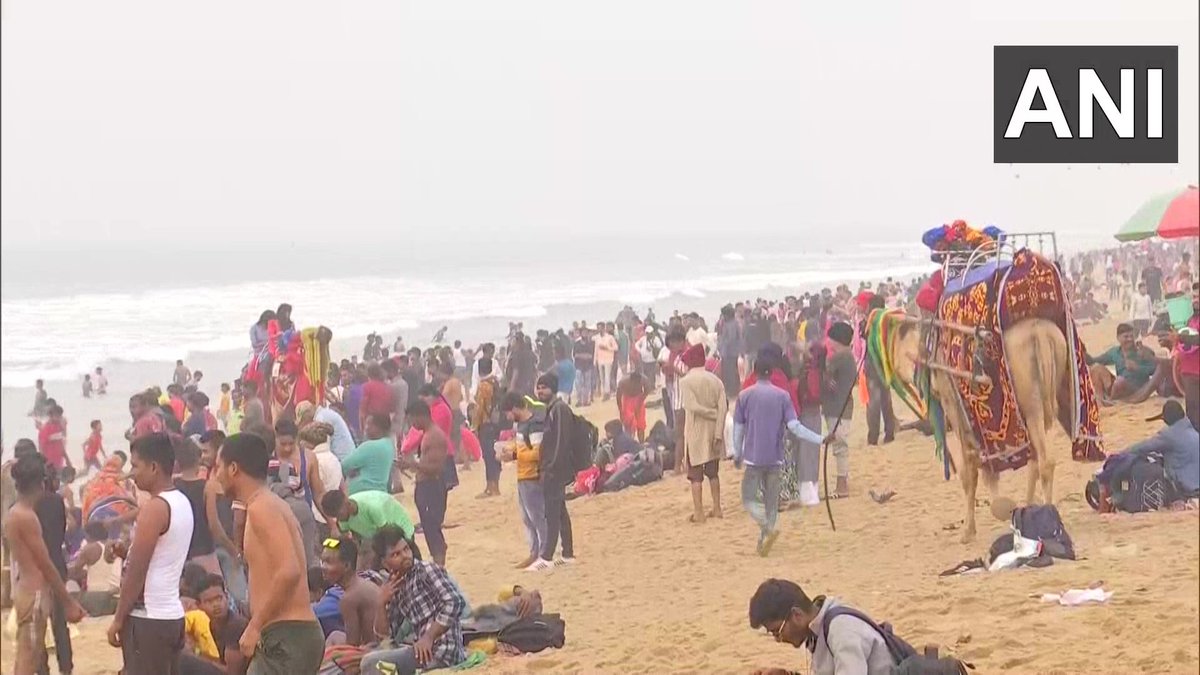 Kalinga TV on Twitter: "Odisha | People throng #Puri beach to witness the first sunrise of # ...