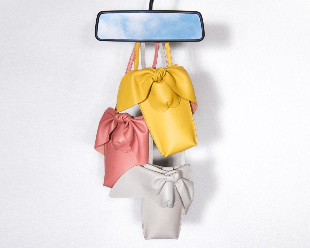 WWDJAPAN on Twitter: "【ニュース】「ロエベ」日本展開50周年で窪塚洋介らによるキャンペーンを公開 限定バッグ“TOKYO 1973”も発売 https ...