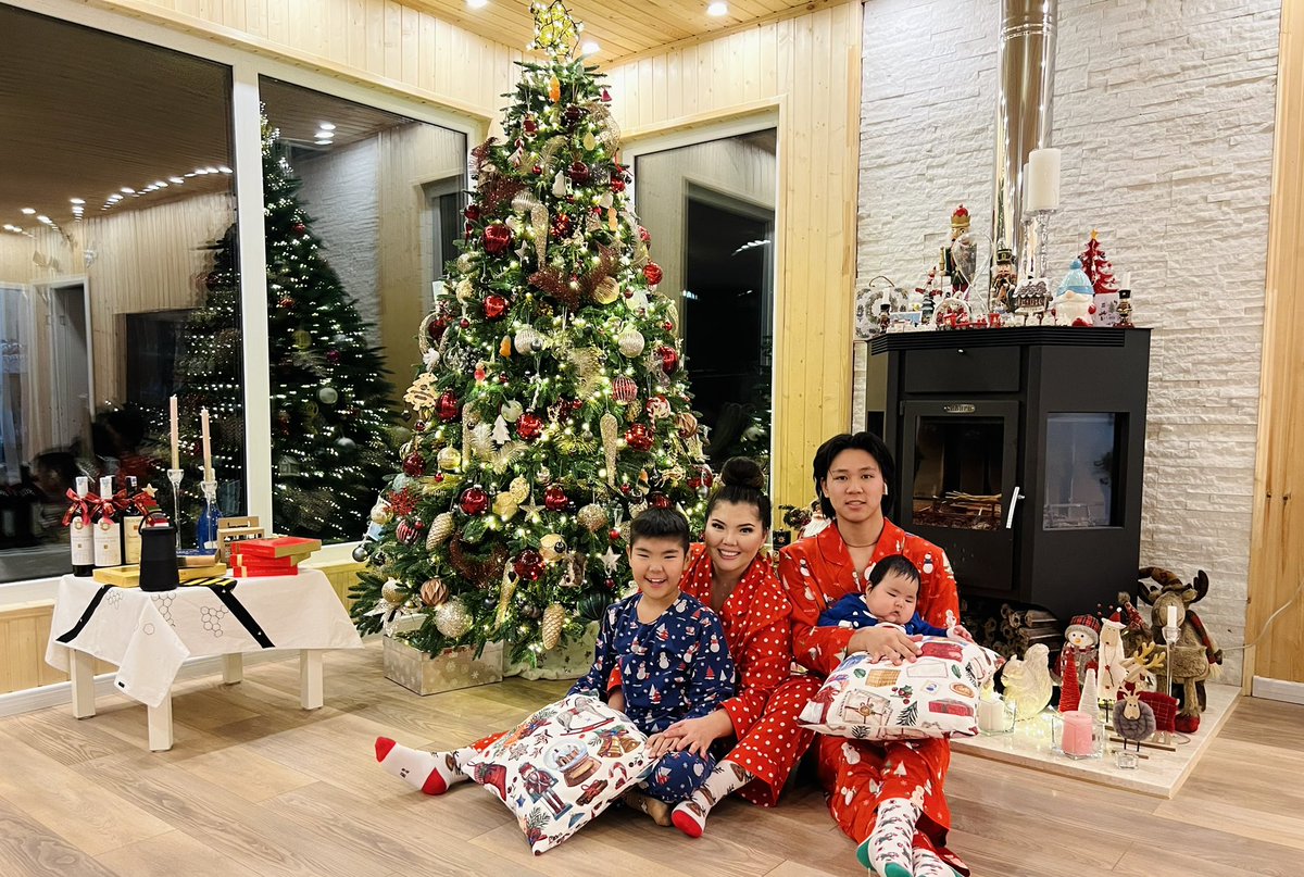 Мөнхтөрийн Нарантуяа Нара🇲🇳 On Twitter Жиргээчиддээ шинэ оны мэнд хүргэж аз жаргал амжилт сайн