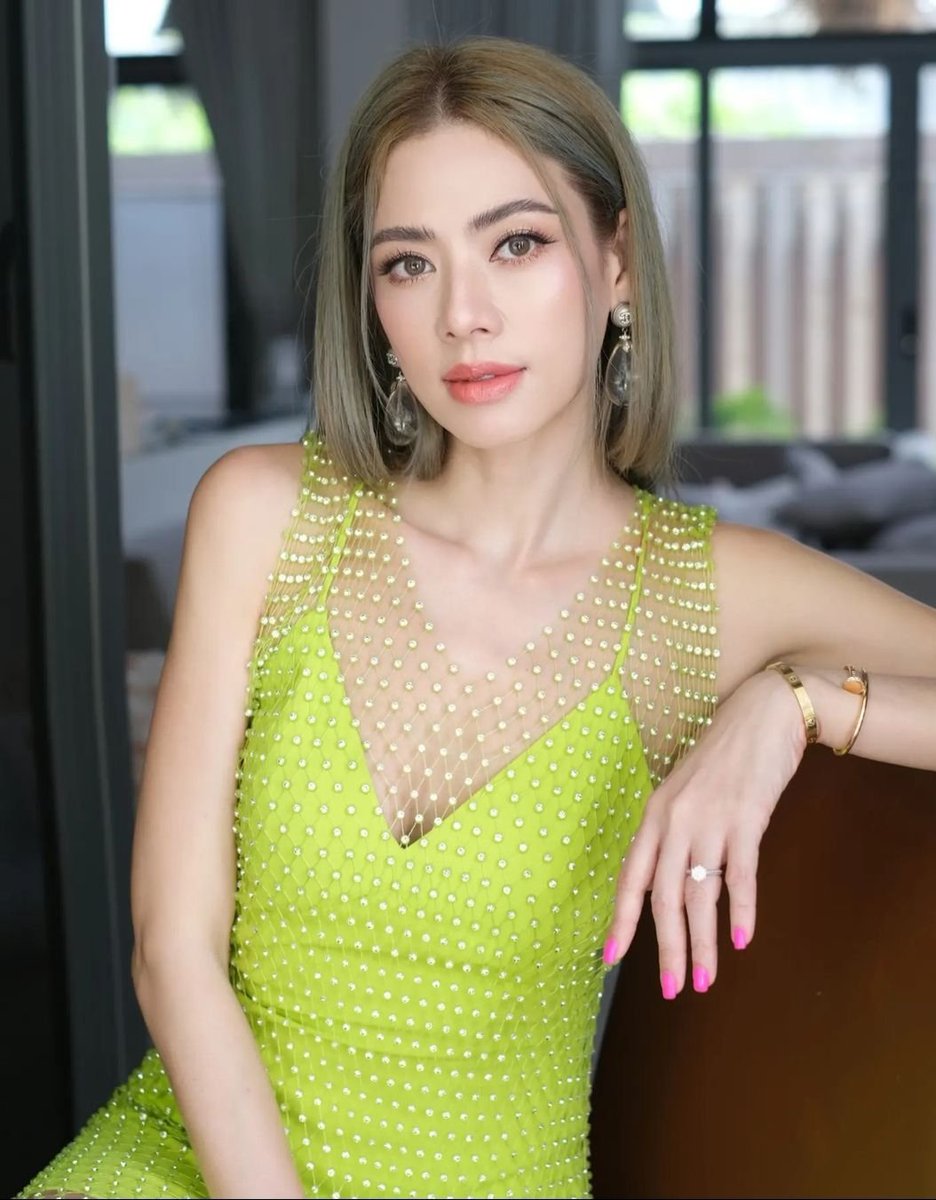 kkk on Twitter: "aey_pornthip"