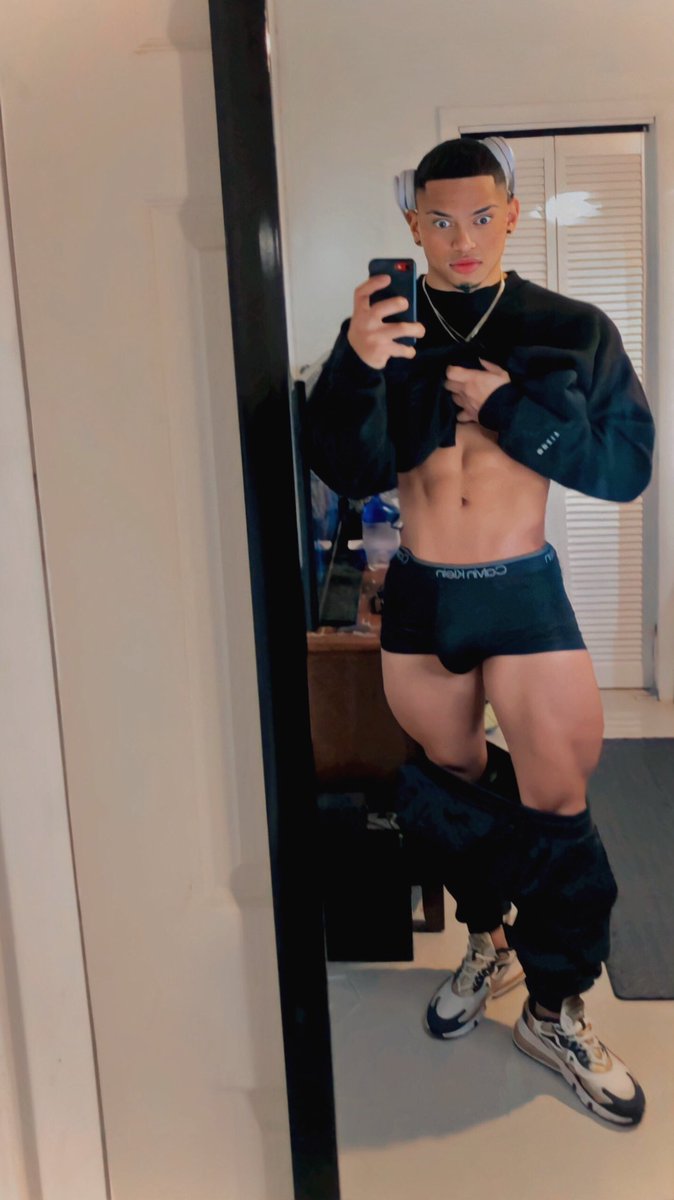 bulgespotter 👀©️ on Twitter: "RT @AestheticssGAWD: 😳🖤🙌🏽"