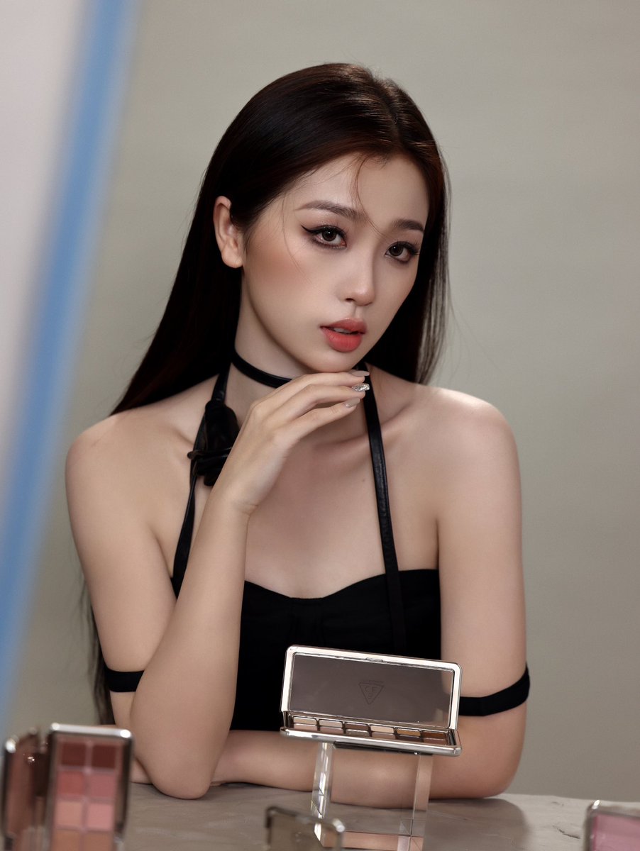 cdrama tweets on Twitter: "#EstherYu’s studio shares behind the scenes snaps #yushuxin"