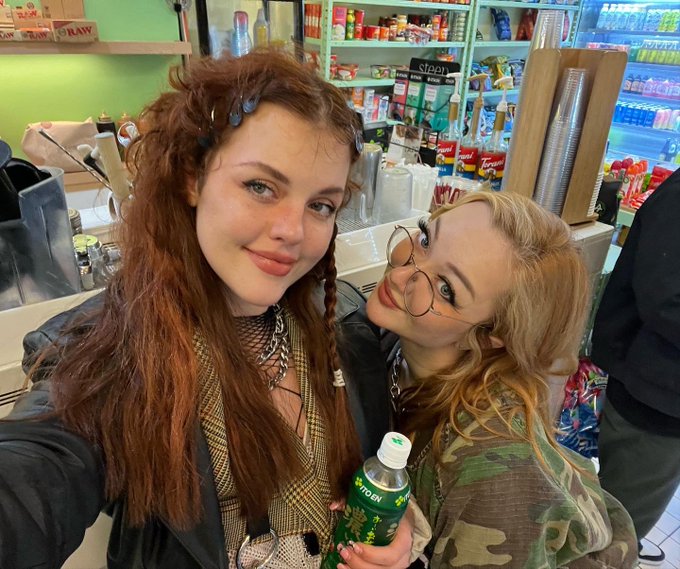 TW Pornstars - Sidney Summers. Pictures and videos from Twitter. Page 6