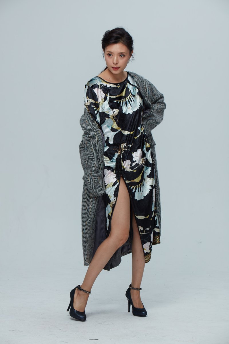 星图大海 on Twitter: "棚拍写真区3 794 钱哆多多造型棚拍写真2，（843p），小兵张嘎里面的特派员刘燕，特别喜欢穿开衩到大腿根部的裙子呢~自购链接：https://6fak ...