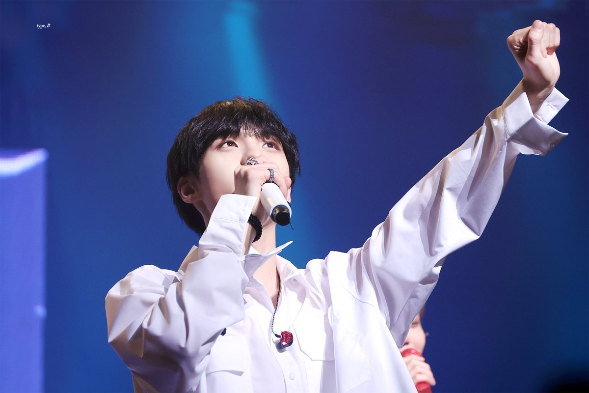 Miaaa 💙🦖 on Twitter: "RT @type_0305: 221230 1004 눈에 별이 있ㅇㅓ #BX #병곤 #CIX #이병곤 #BYOUNGGON"