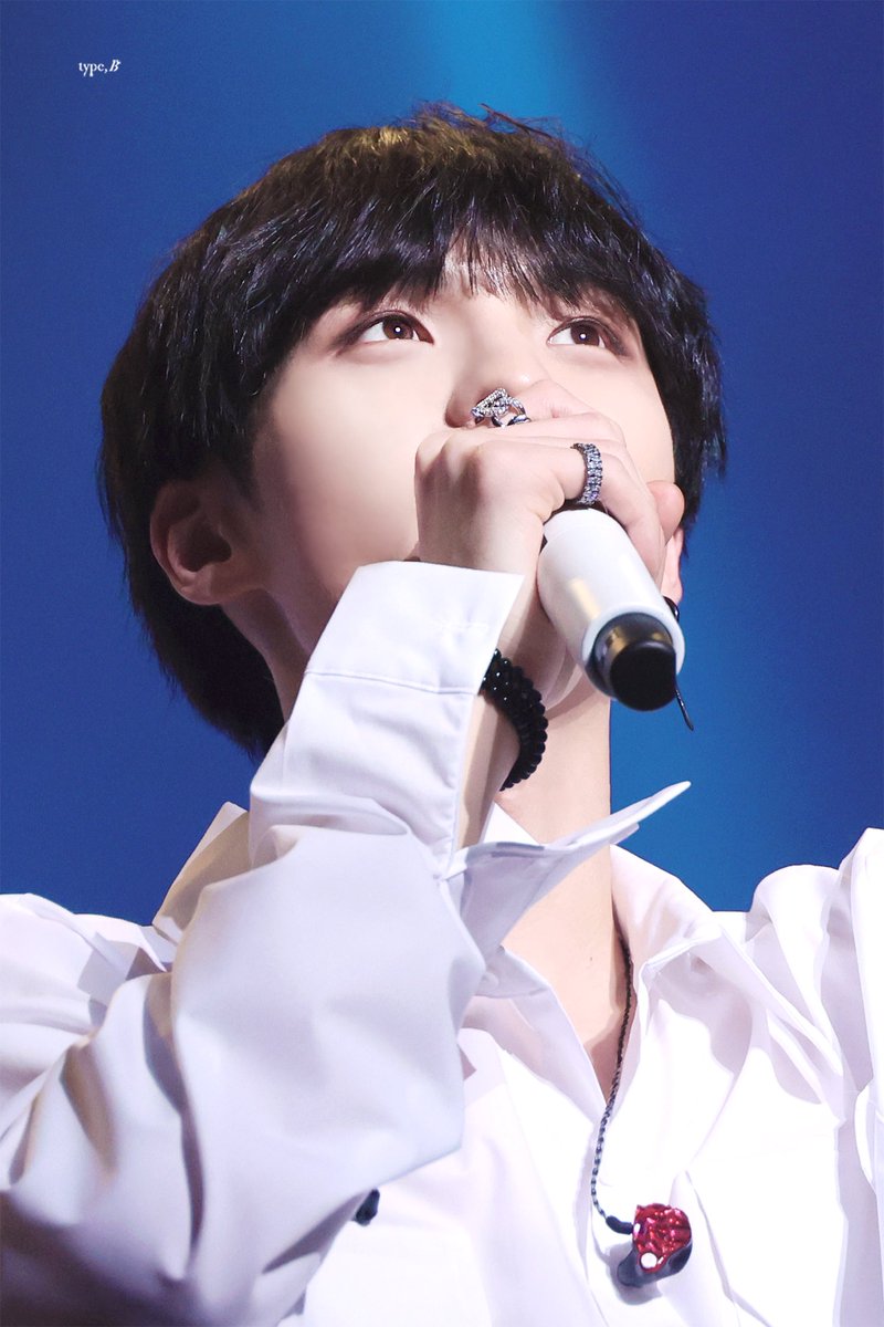 Miaaa 💙🦖 on Twitter: "RT @type_0305: 221230 1004 눈에 별이 있ㅇㅓ #BX #병곤 #CIX #이병곤 #BYOUNGGON"