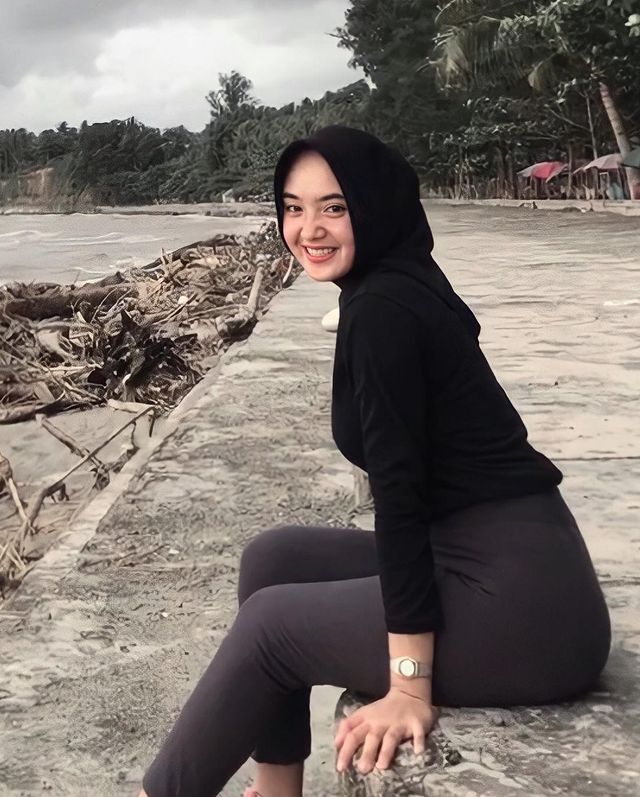 Anin Kepengen on Twitter: "RT @BerHIJABBB: #BerHIJABBB : putri_mayang6"