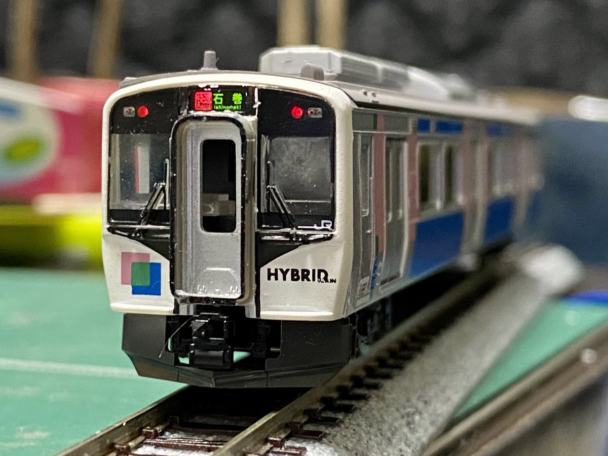 もりまめ on Twitter: "TOMIX E129系床下に鉄コレHB-E210系ボディを合体！ライト点灯化させたかっただけ🫢色々ゴリゴリ削ったりカットしたり試行錯誤中〜。"