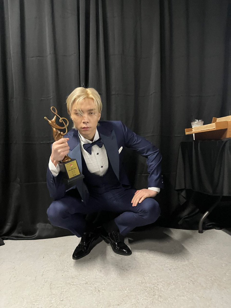 NCT BUBBLE on Twitter: "[030123] JOHNNY BUBBLE 🐱💌"