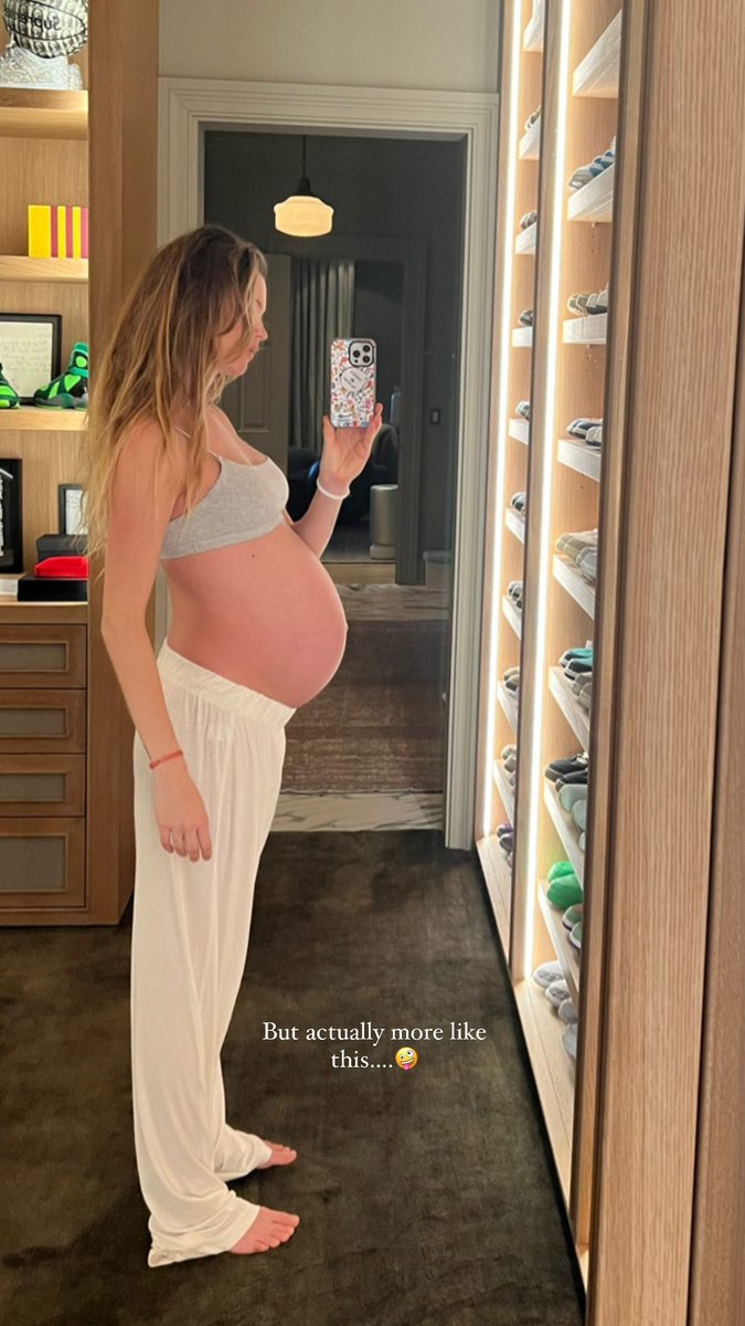 Behati Prinsloo Archive on Twitter: "Behati Prinsloo via instagram stories"