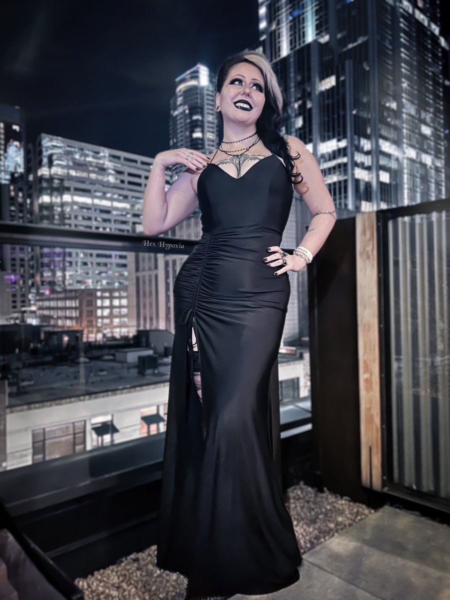 Hex Hypoxia on Twitter: "I know it’s not a lewd but I felt so fancy and pretty all dressed up! I ...
