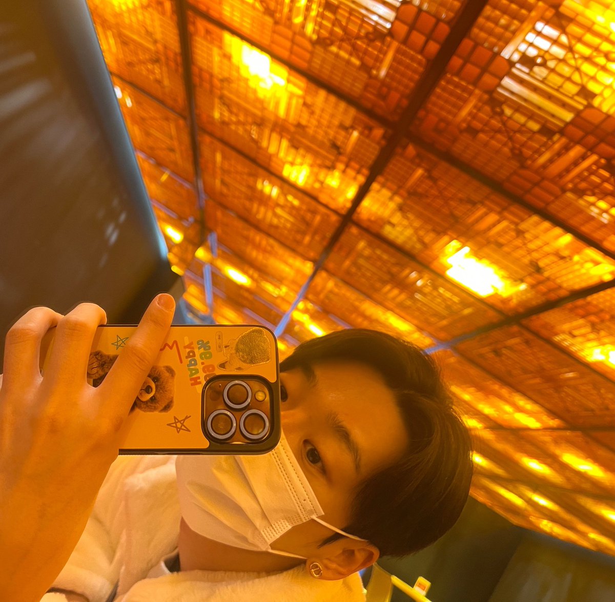 WEi • EN ESPAÑOL on Twitter: "230102 UNIVERSE FNS 🐥 시그 블랙 석콰🖤 맛있는 양상chu💋 미국 같던 음식점!! Trad ...