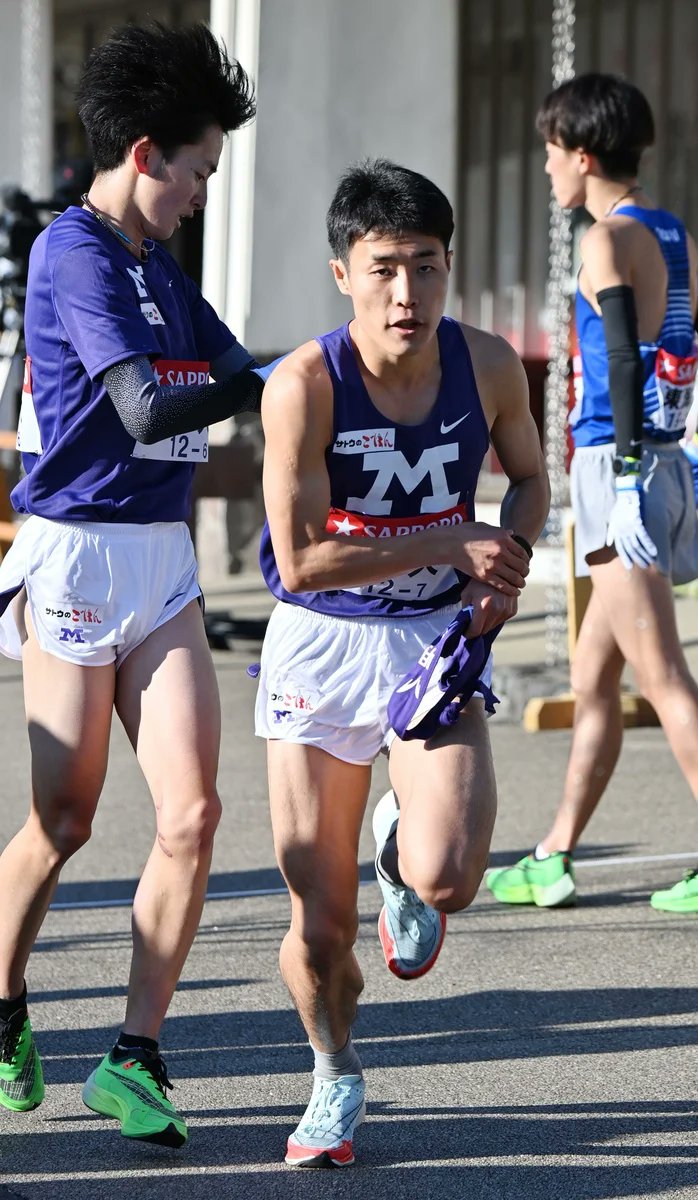 読売新聞写真部 on Twitter: "RT @YOL_hakone: 7区の区間賞は同タイムで #明治大学 の杉彩文海選手も受賞されています。 杉選手のプロフィールはこちら！ https ...
