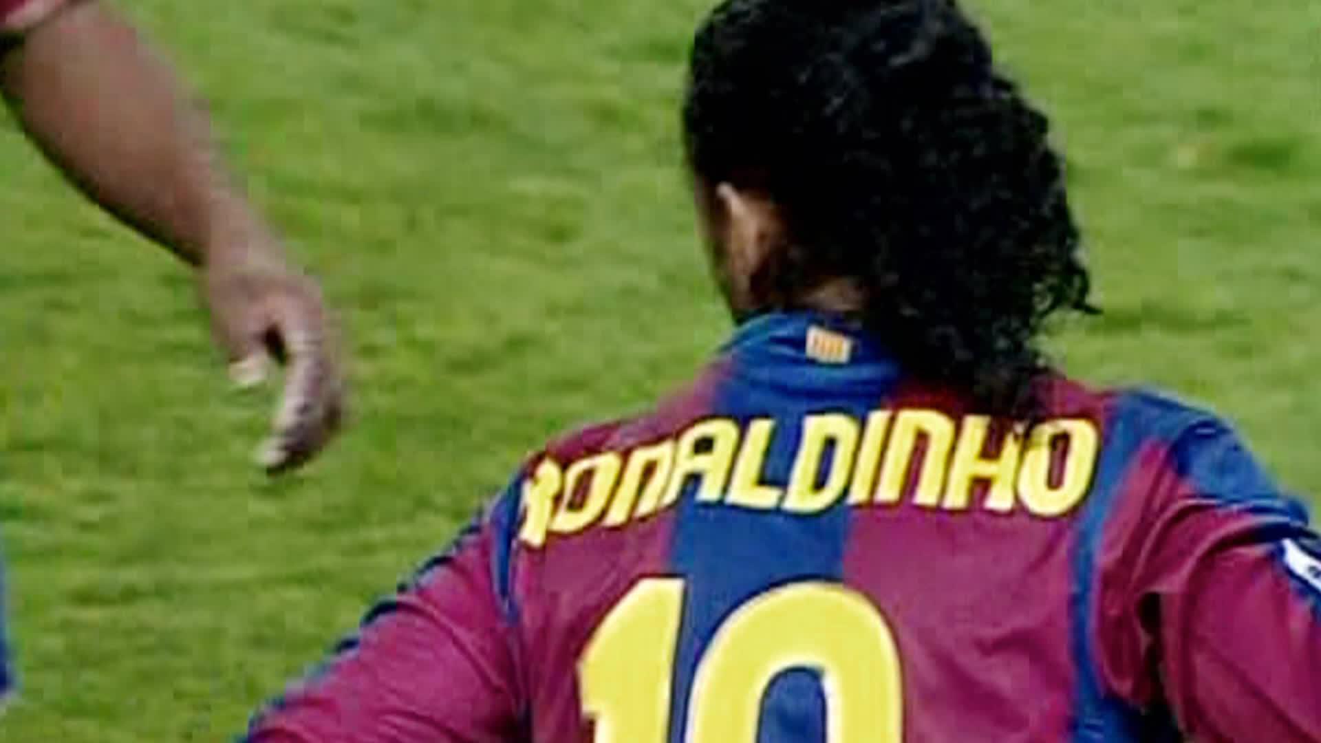 Ronaldinho Bicycle Kick Wallpaper