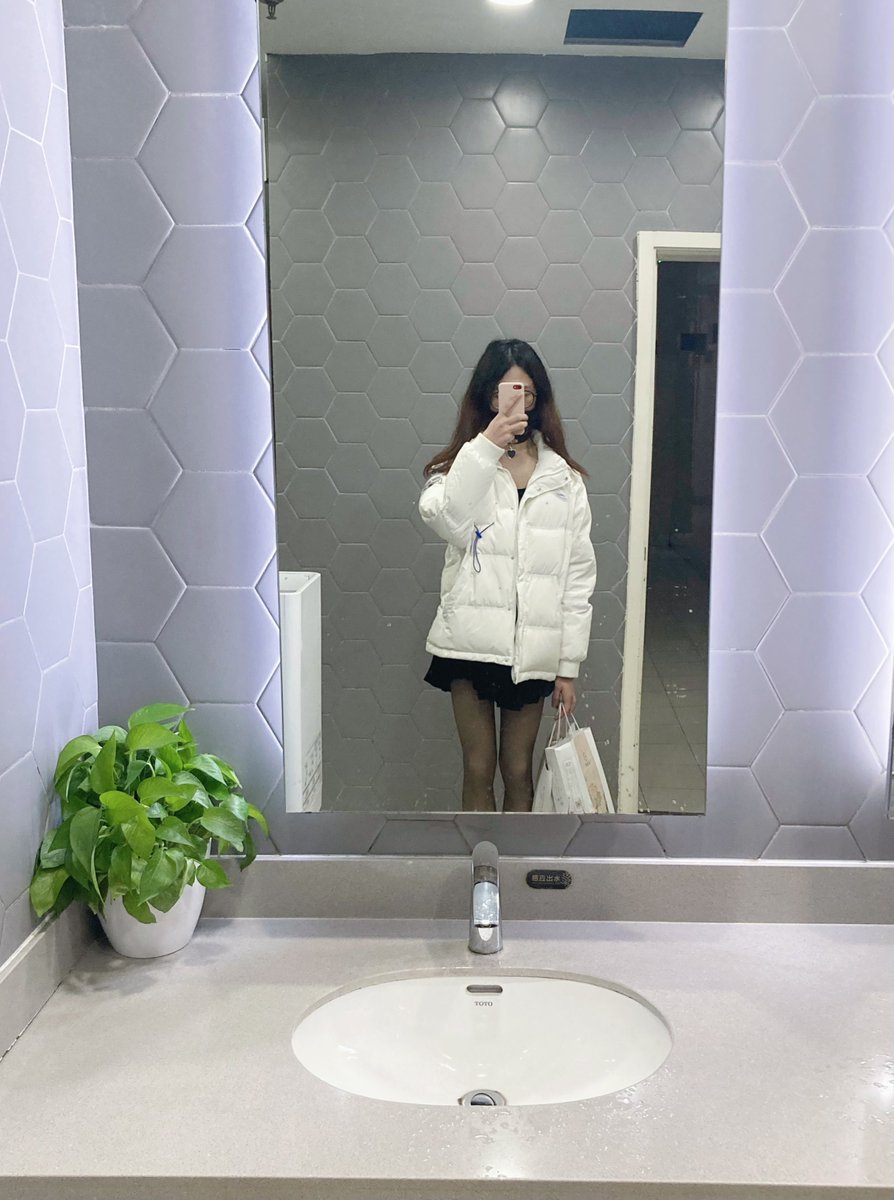 是落落酱 On Twitter 外出相片 伪娘 反差婊 黑丝