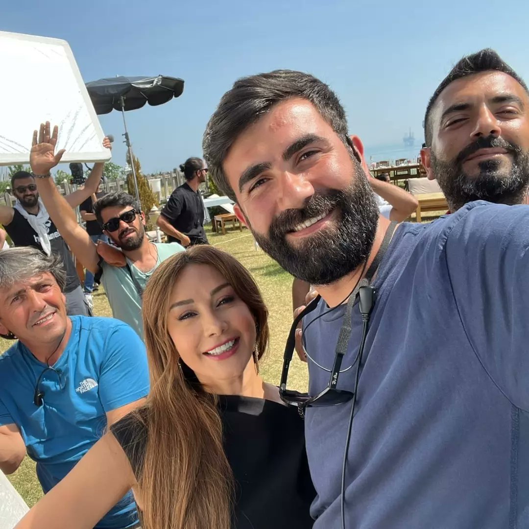 Karess Bashar on Twitter: "وخلصت الحكاية.. كل الحب 💫 #ستيلتو #كاريس_بشار #karess_bashar #mbc4 # ...