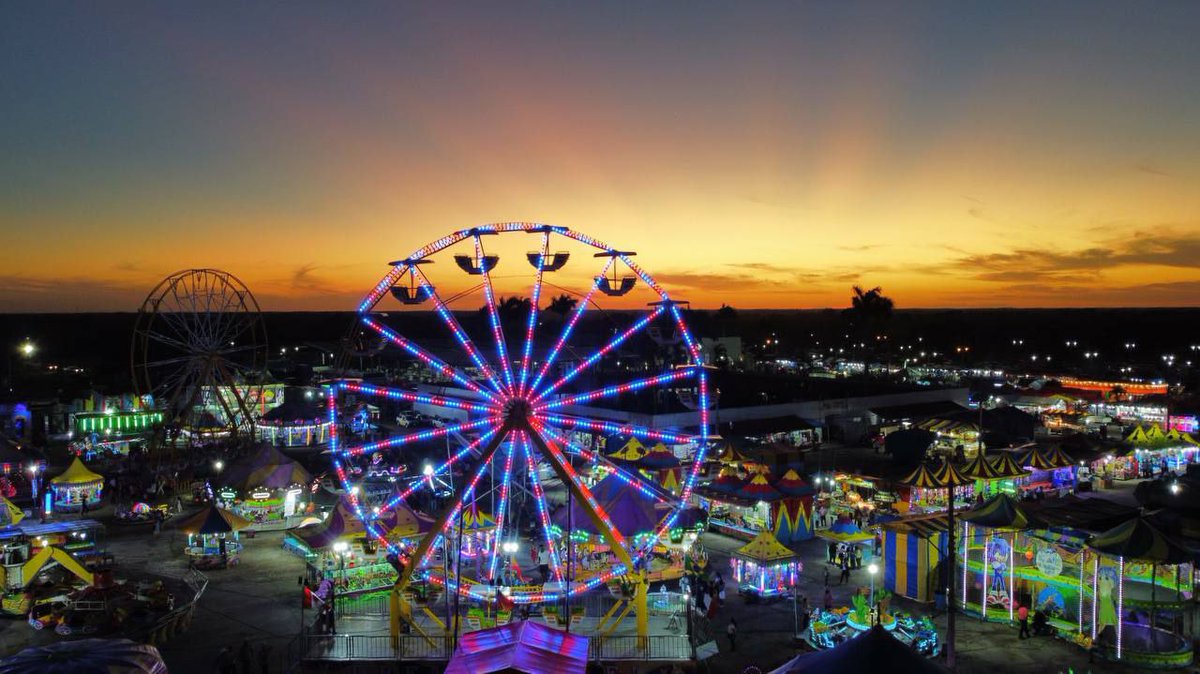 Mauricio Vila on Twitter: "Inauguramos la "Feria de Reyes Tizimín" junto con el Alcalde Pedro ...