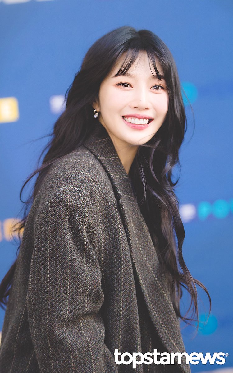 joy pics on Twitter: "look at HER"