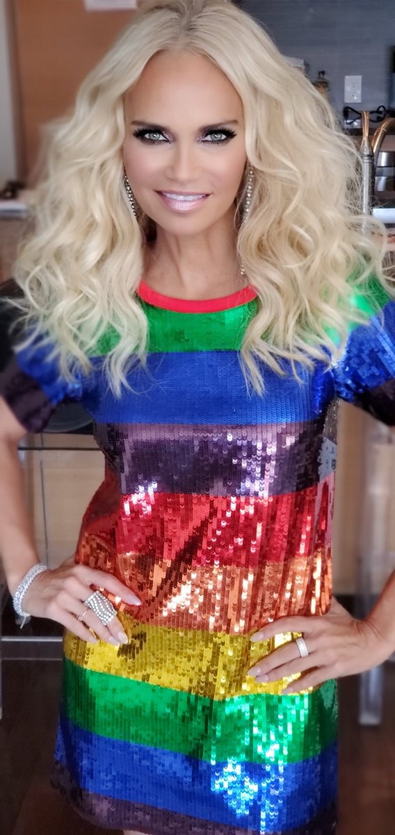 Kristin Chenoweth On Twitter Giving Love Out There For The Llgbtqia