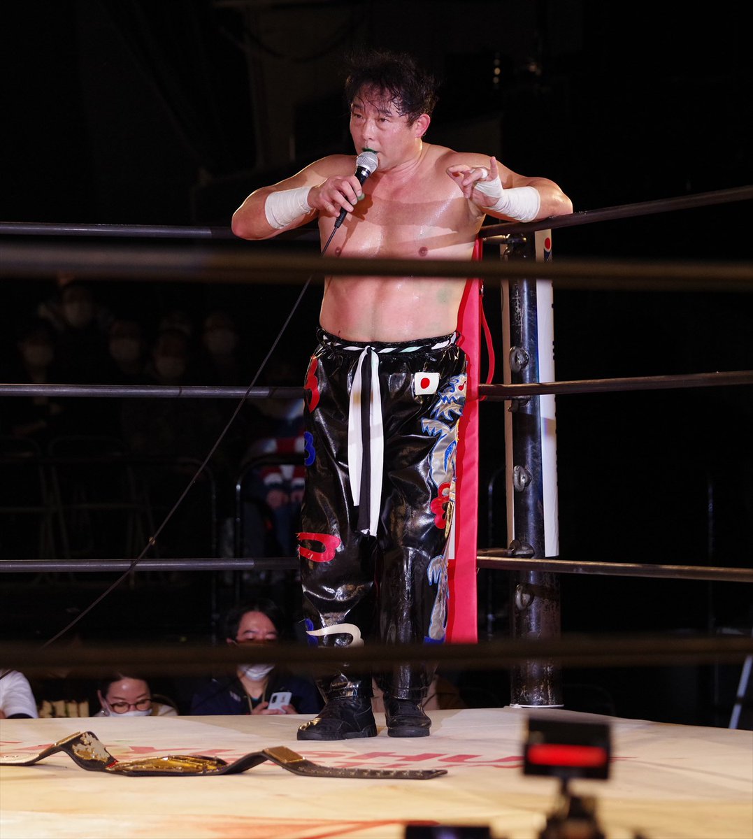 ナム on Twitter: "野崎選手が退場するまでベルトを受け取らなかったTAJIRI選手。 マイクを取ると“九州プロレスに全力を注ぎたい。受け入れてくれなければベルトは返上して海外へ行く ...