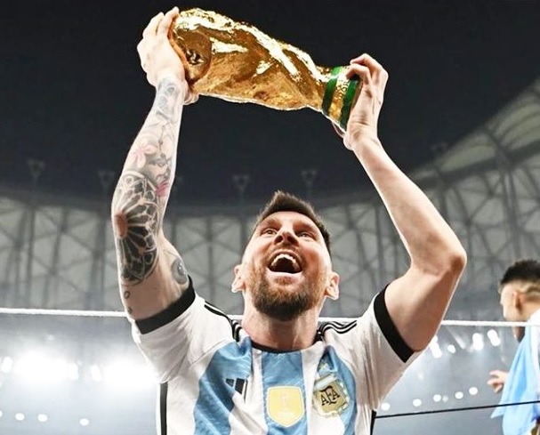 La foto de Messi con más 'likes' de la historia es con una Copa del ... La foto de Messi con más 'likes' de la historia es con una Copa del ...