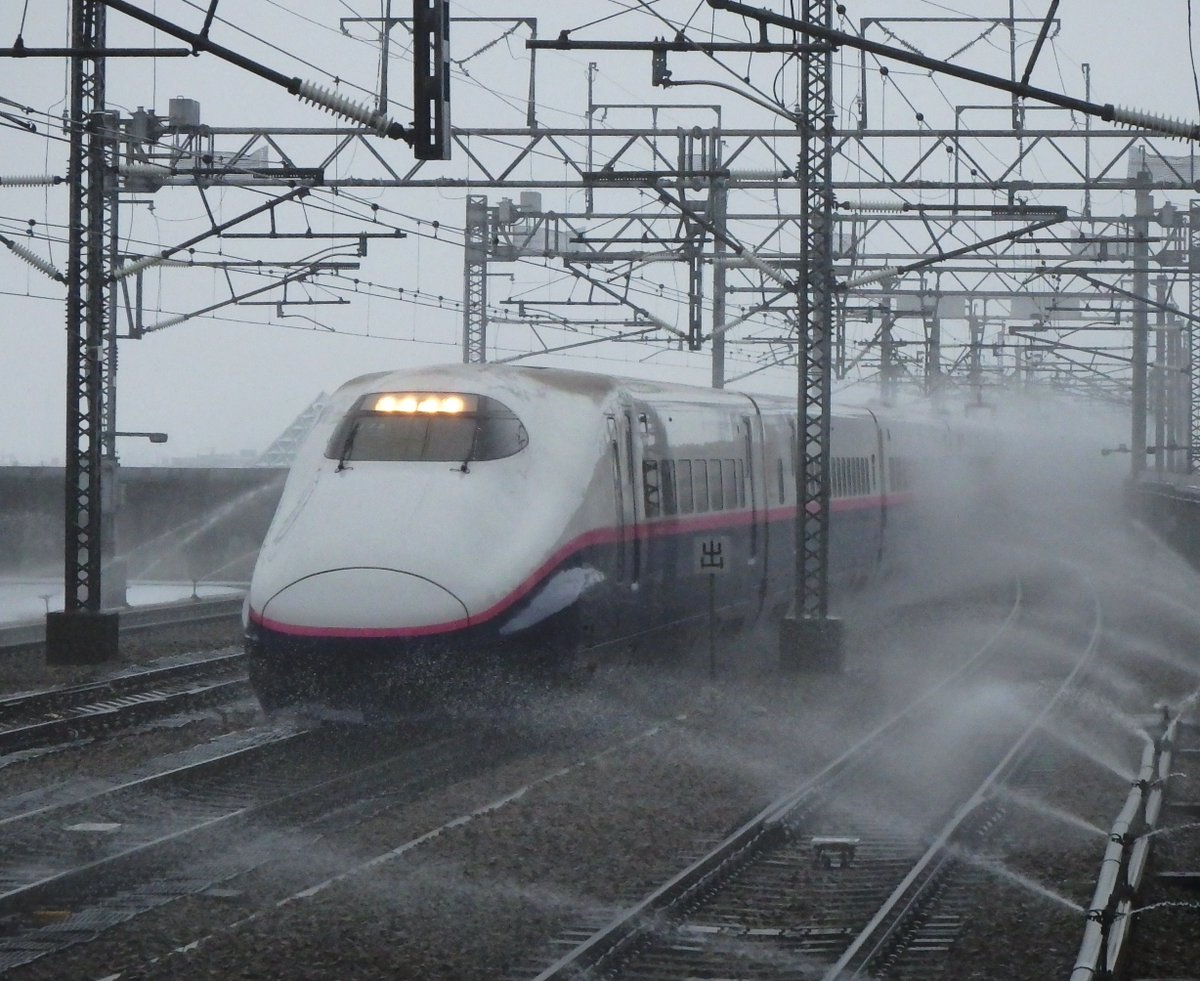 にいてつ on Twitter: "E2系J75編成たにがわ83号回送(ガーラ湯沢→新潟)上越新幹線長岡 ラストシーズンに入った上越のE2系"