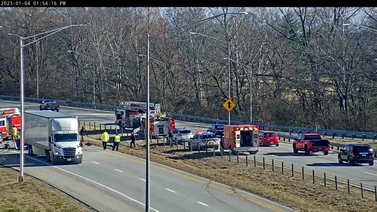 Chris Turner on Twitter: "WDRB Traffic Alert: Crash closes I-64 West at Cannons Lane in Lou ...