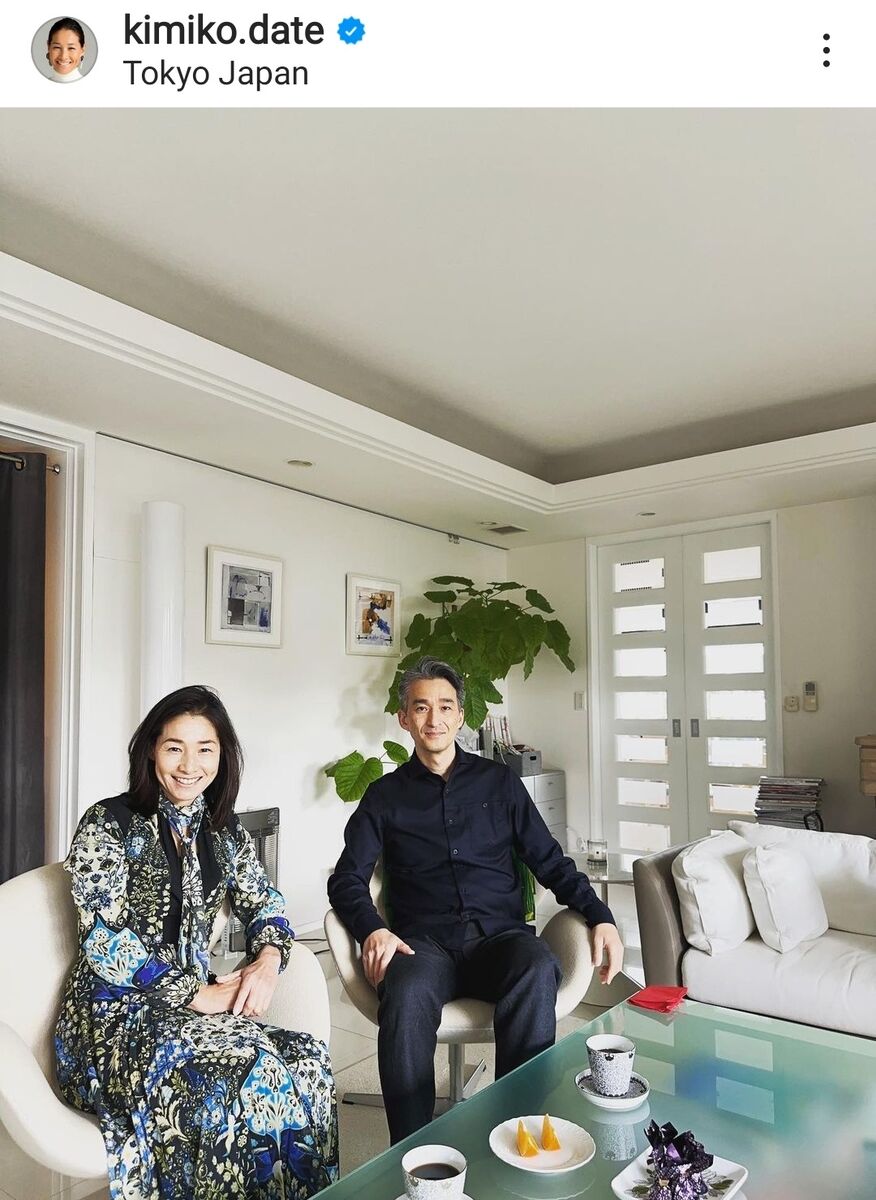 スポーツ報知 on Twitter: "52歳・伊達公子さん、再婚した夫とくつろぐ夫婦ショット「旦那さんカッコいい」「美男美女」 https://hochi.news/articles ...