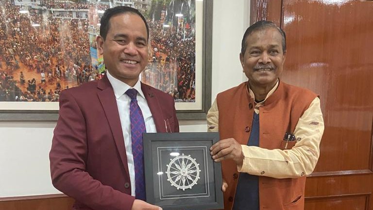 CMO Odisha on Twitter: "On behalf of Hon'ble CM Shri @Naveen_Odisha, #Odisha Min Shri Pradip ...