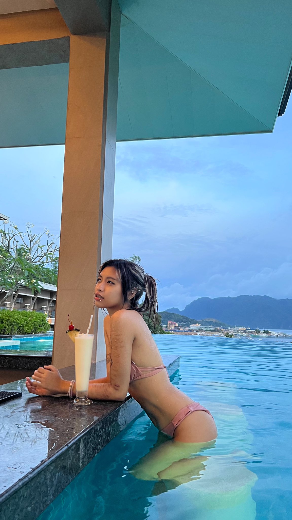 ayana ‹3 emergency commissions open on Twitter: "ayana island girl era https://t.co/KVYMOUipM4 ...