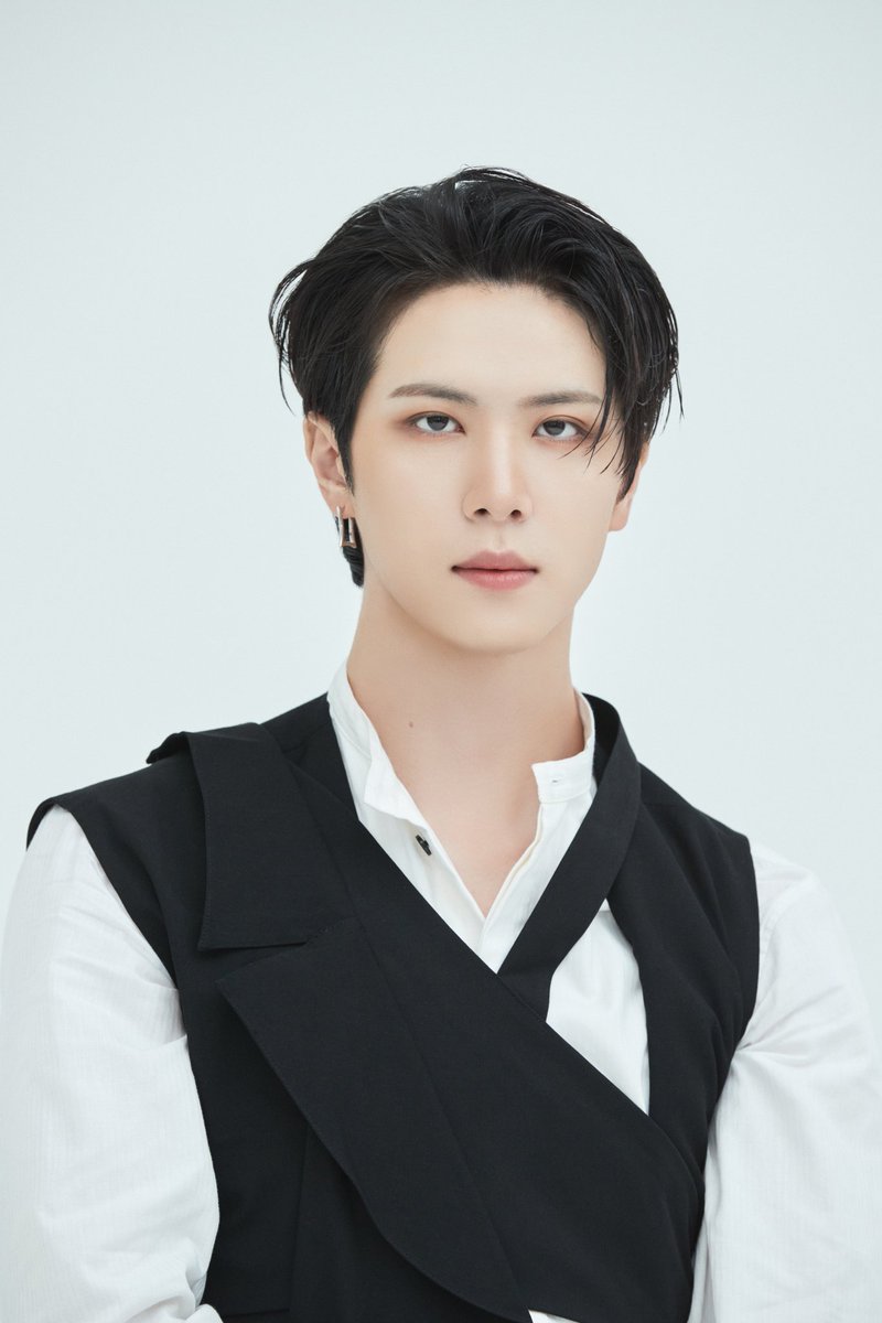 WEi • EN ESPAÑOL on Twitter: "230105 [UNIVERSE] WAKE UP AND RESIST 🐶 #위아이 #WEi #루아이 #RUi #김동한 ...