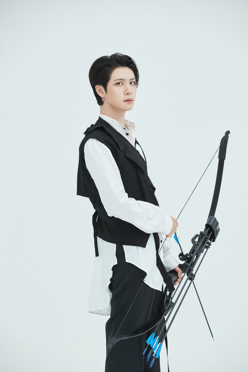 WEi • EN ESPAÑOL on Twitter: "230105 [UNIVERSE] WAKE UP AND RESIST 🐶 #위아이 #WEi #루아이 #RUi #김동한 ...