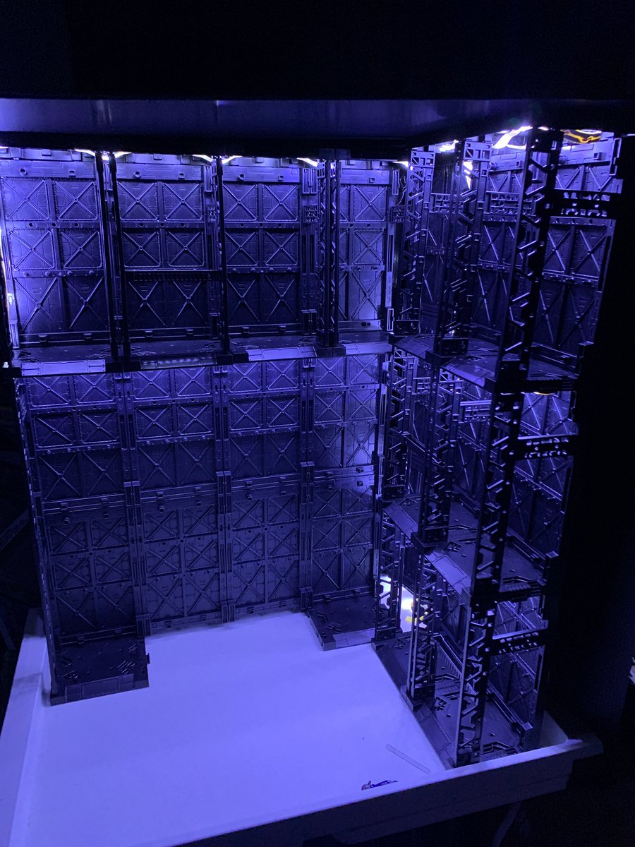 ダイソー『LEDテープライト』がSNSで話題に！インテリア、フィギュア、ミニチュアのライトアップにも | Jocee