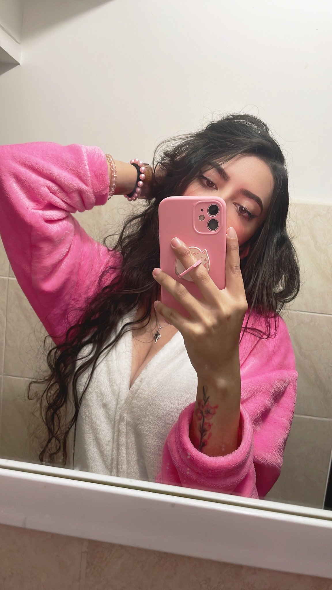 Miku 🌸 Pinku · Vtuber On Twitter Tu Waifu Gótica En Pijama Rosa 💖