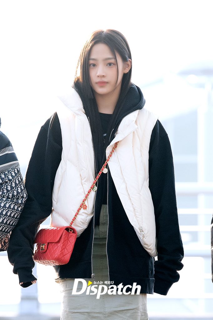 AUTO BASE NEWJEANS on Twitter: "Bunnies tinggal 2 ini, kira2 minji sama haerin jadi BA apa? nwjns!"