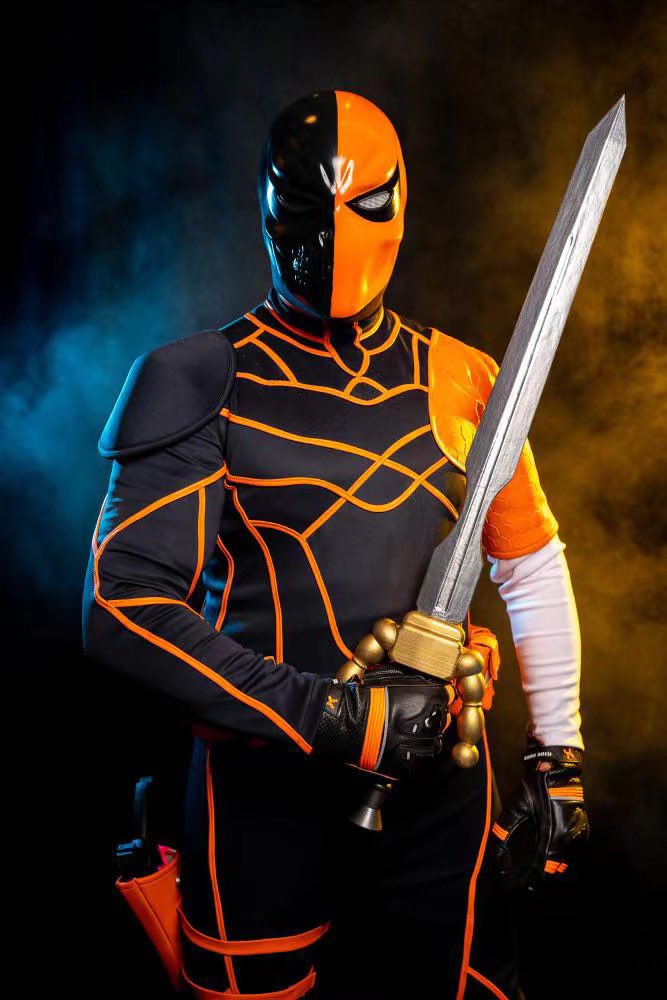 Deathstroke Sword Cosplay